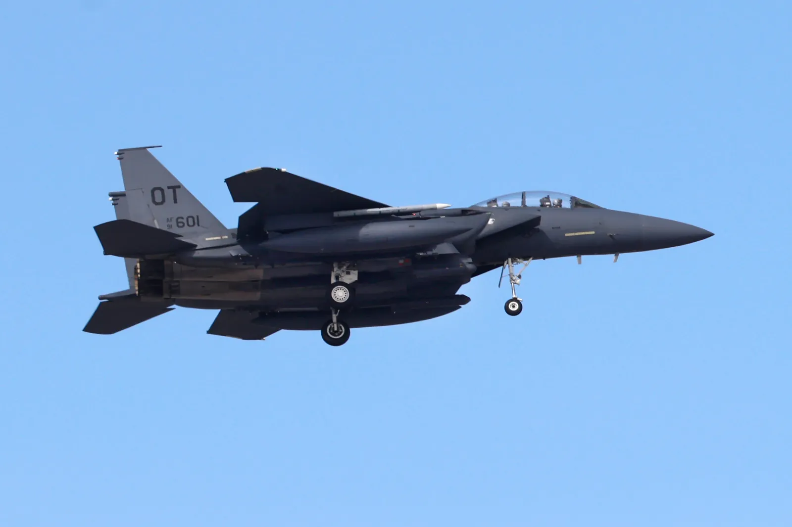 Who Are Pilots Shot Down in Iran? Everything We Know as One F-15 Crew ...