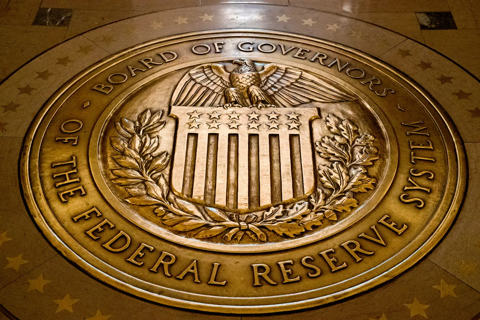 Top Fed Official Raises Prospect of Rate Hike Amid Iran War - Newsweek