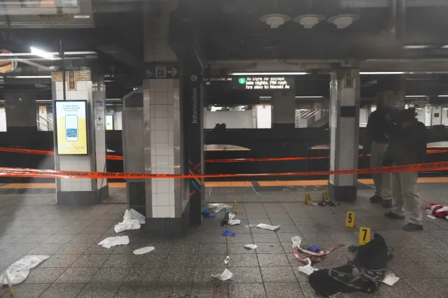 Man Fatally Shot by Cops After Machete Attack in NY’s Grand Central ...