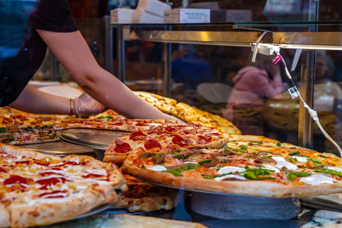 50-Year-Old Pizza Chain Files For Bankruptcy - Newsweek