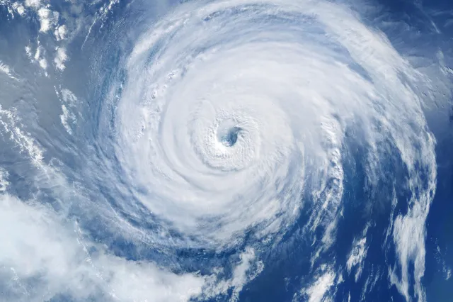 Super Typhoon Sinlaku extreme wind warning as “life-threatening” storm ...