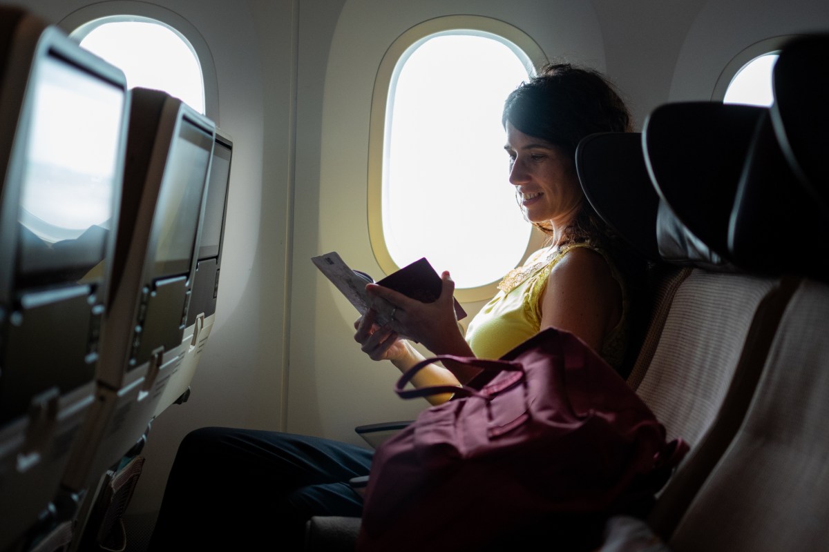 Passenger Boards Flight—No One Prepared for Note Left in Seat Pocket ...