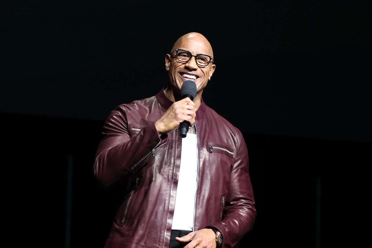 Dwayne Johnson Remembers Robin Williams as ‘Jumanji 4’ Title Is ...