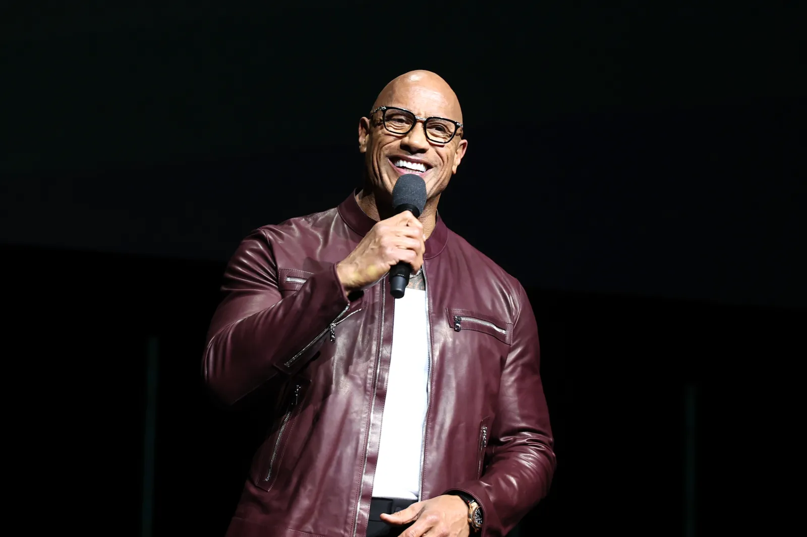 Dwayne Johnson Remembers Robin Williams as ‘Jumanji 4’ Title Is ...