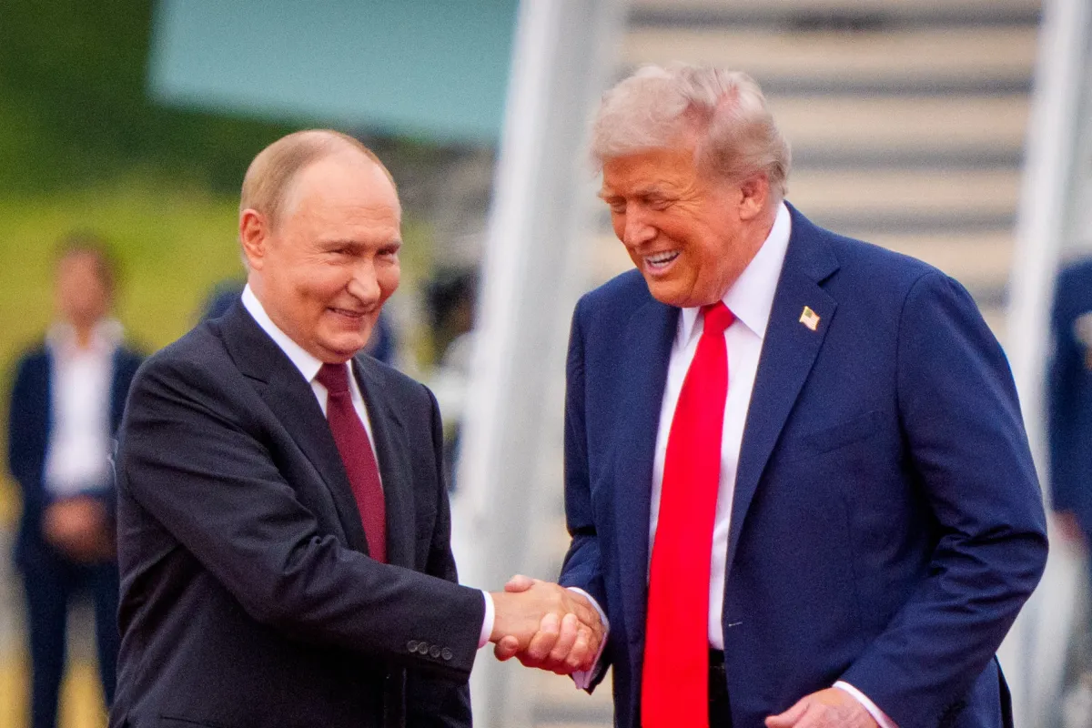 Trump moves look like "Putin’s dream plan"—Key NATO ally - Newsweek