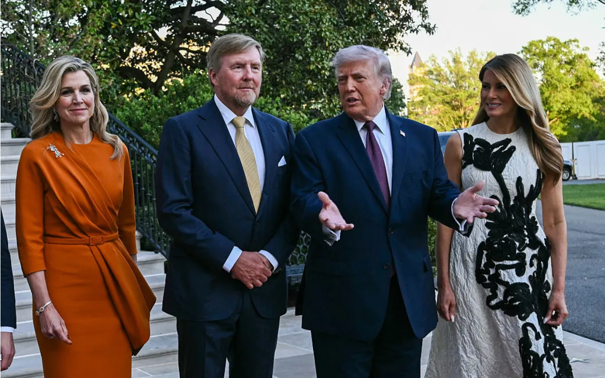 Awkward Moment Between Trump and King of Netherlands Caught on Camera ...