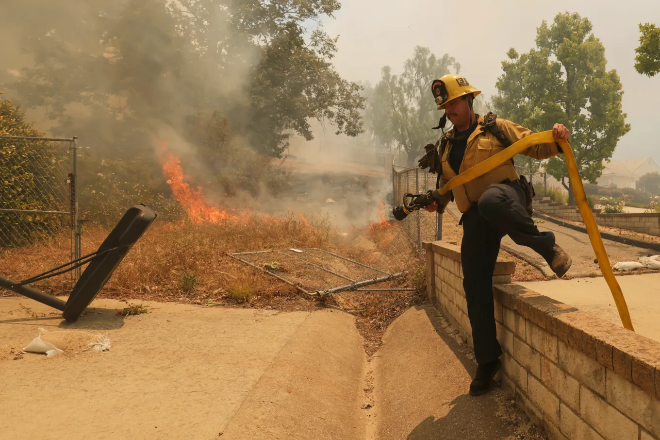 Simi Valley Evacuation Map as Over 1300 Acres Burn in Sandy Fire - Newsweek