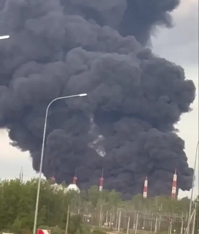 Ukraine’s Strikes Inside Russia Show Kyiv’s Momentum - Newsweek