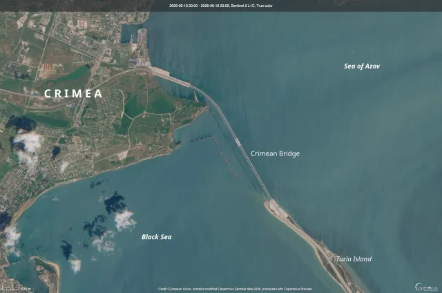 Crimea Bridge Fortifications Seen Up Close in New Satellite Pics - Newsweek