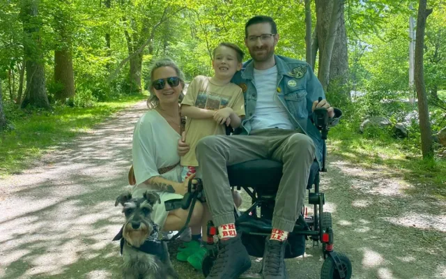 Dad Diagnosed With ALS at 33–Now His Wife Is Sharing Signs Doctors ...