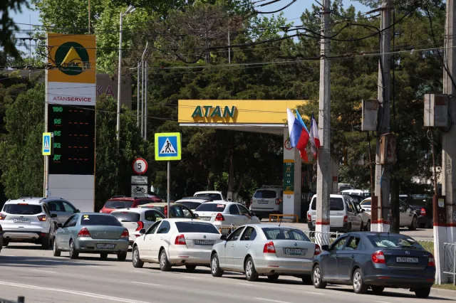 Ukraine Strikes Increasingly Isolated Crimea, Upping Pressure on Russia ...