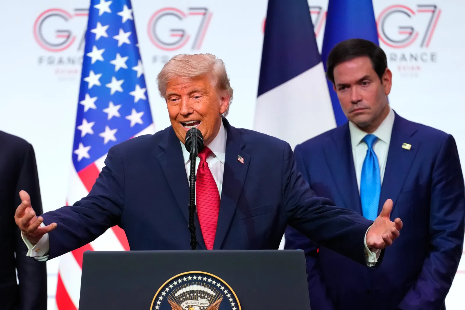 Number of Americans Viewing Trump as ‘Dangerous Dictator’ Surges—Poll ...