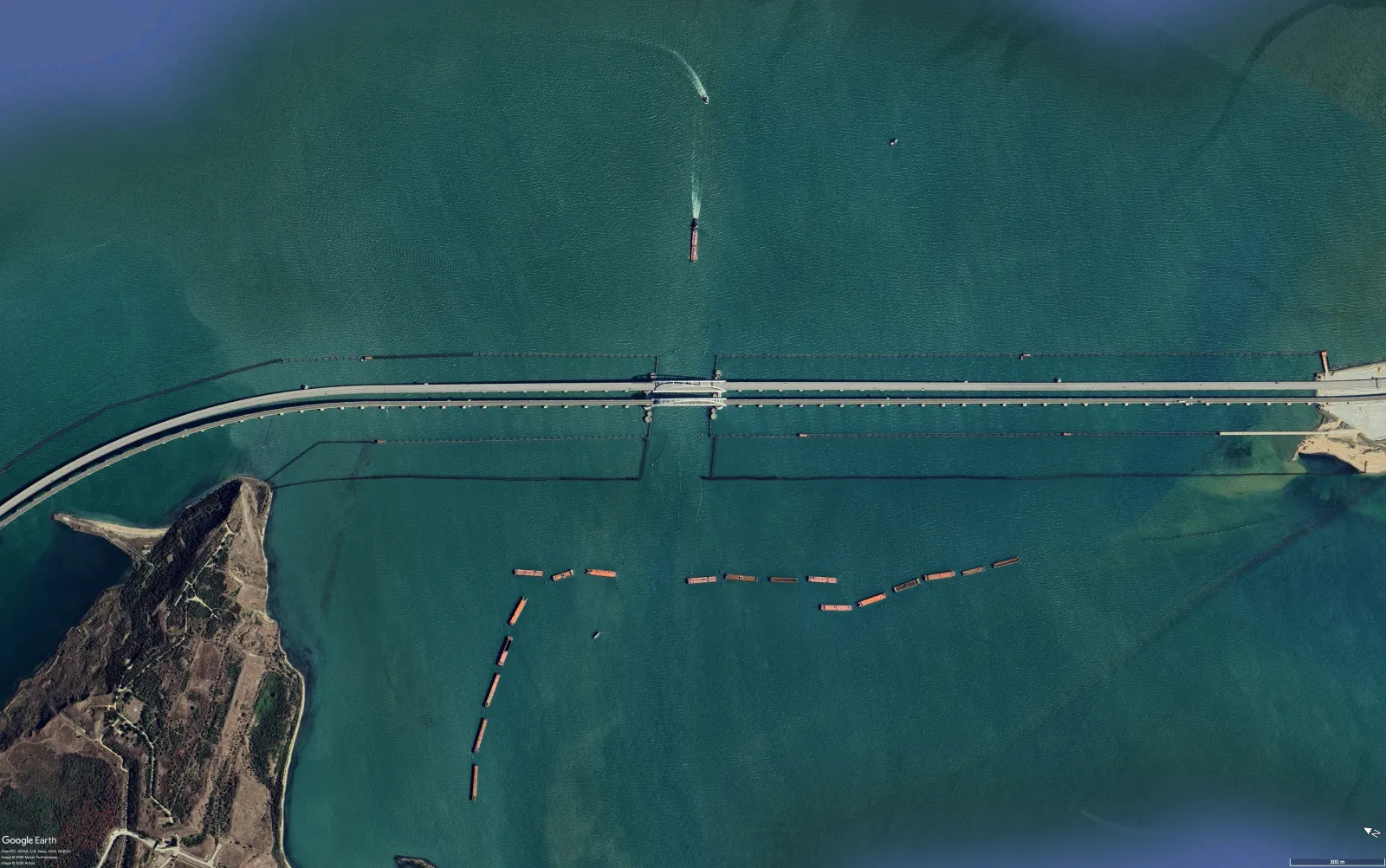 Crimea Bridge Fortifications Seen Up Close in New Satellite Pics - Newsweek