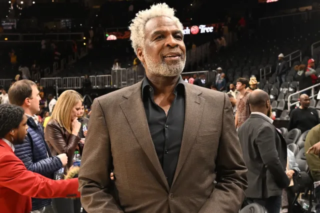Charles Oakley Says Patrick Ewing ‘Wasn’t a Good Leader’ Like Jalen ...