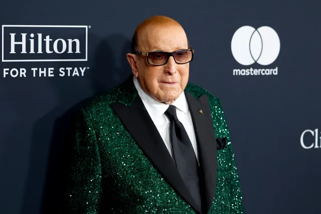 Bruce Springsteen, Rod Stewart and More Honor Clive Davis - Newsweek