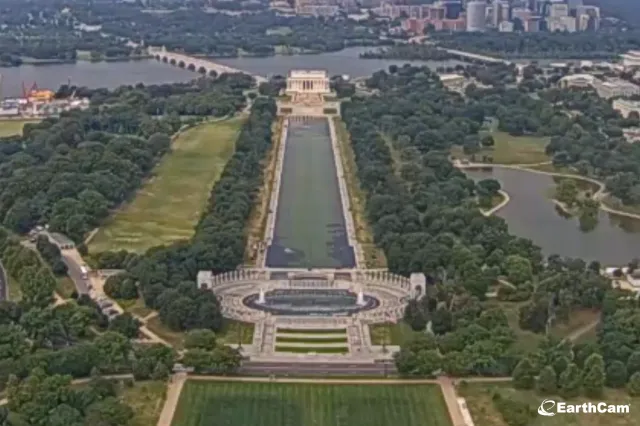 ‘Blue and Clear’—Reflecting Pool Appearance Shifts Again in New Images ...